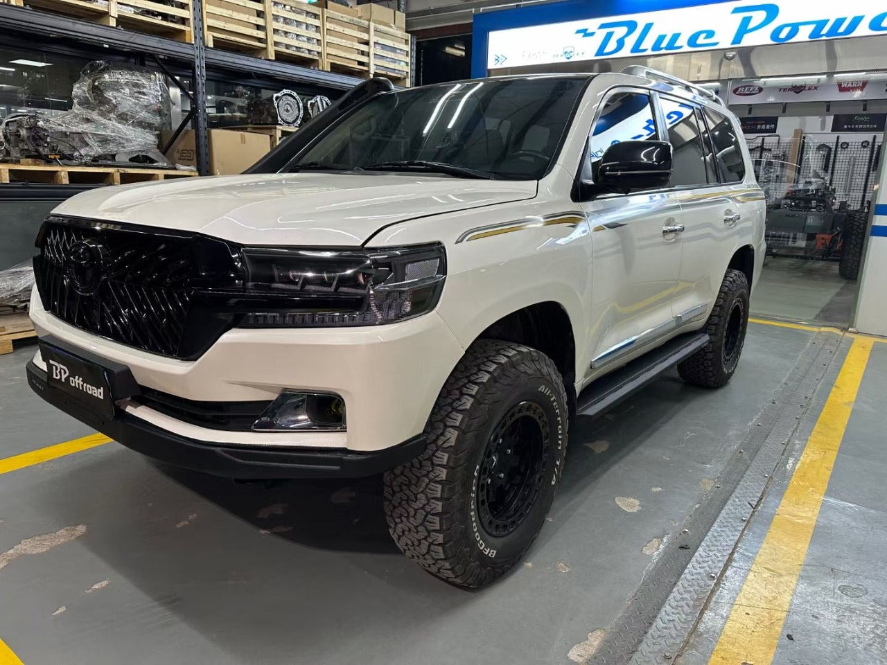 Toyota Facelift LC200 Bumper 16-20 – AkiOverland