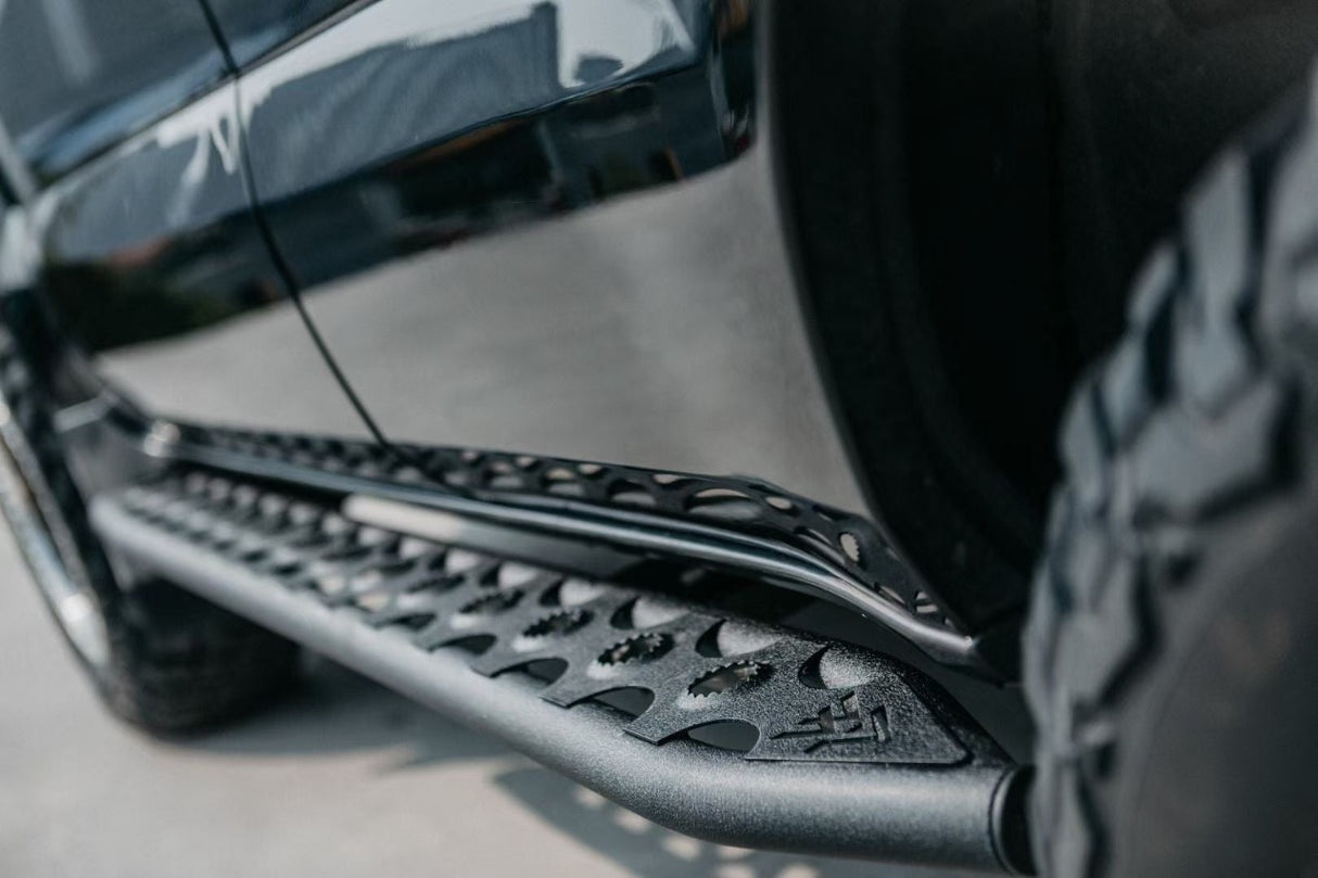 Toyota LC200 Side Step – AkiOverland