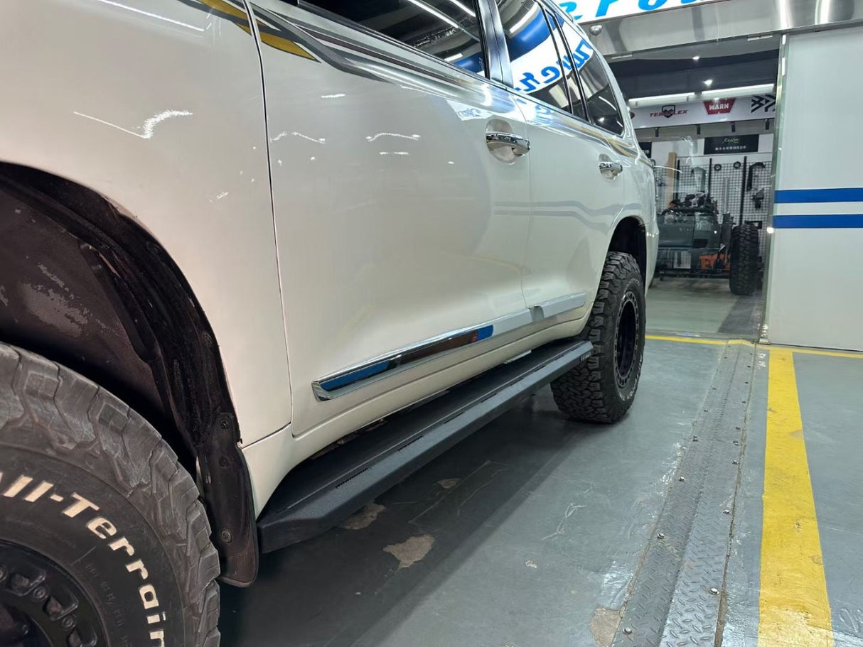 Toyota LC200 Side Step – AkiOverland
